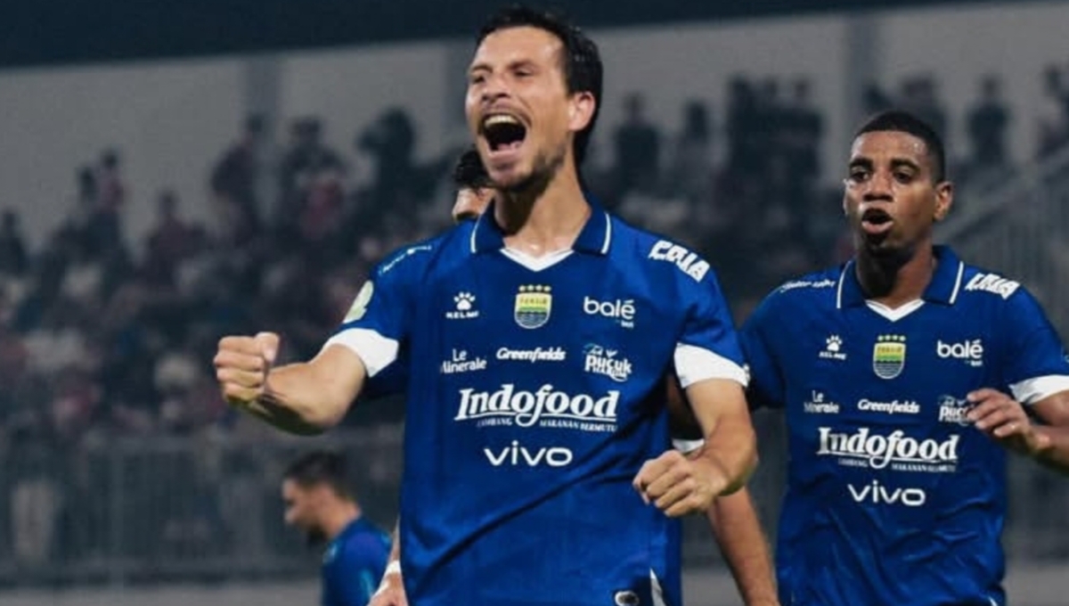 Ungkapan Thom Haye Usai Cetak Gol Perdana bagi Persib Bandung ...